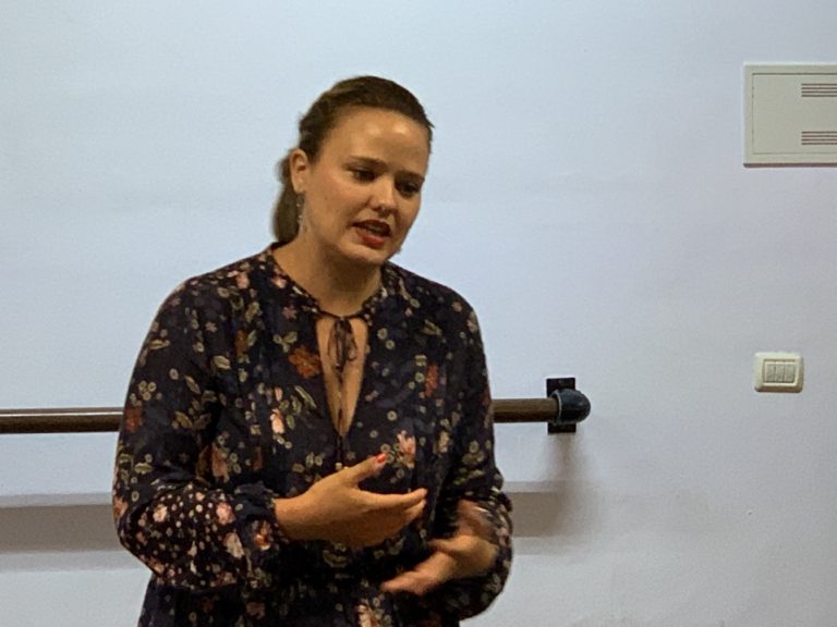 Visita de las escritoras Elsa López y Covadonga García Fierro a Mayco ...